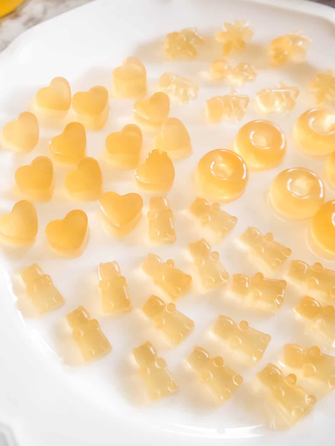 Homemade Apple Juice Gelatin Gummies - Perchance to Cook